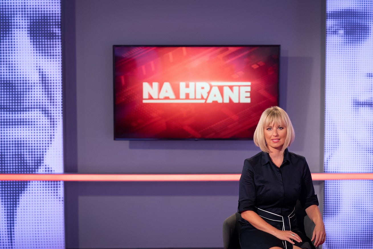 Politickú diskusnú reláciu Na hrane bude moderovať Jana Krescanko ...